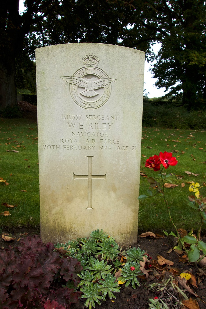 Landon – Riley grave at Hotton – WAR STORIES